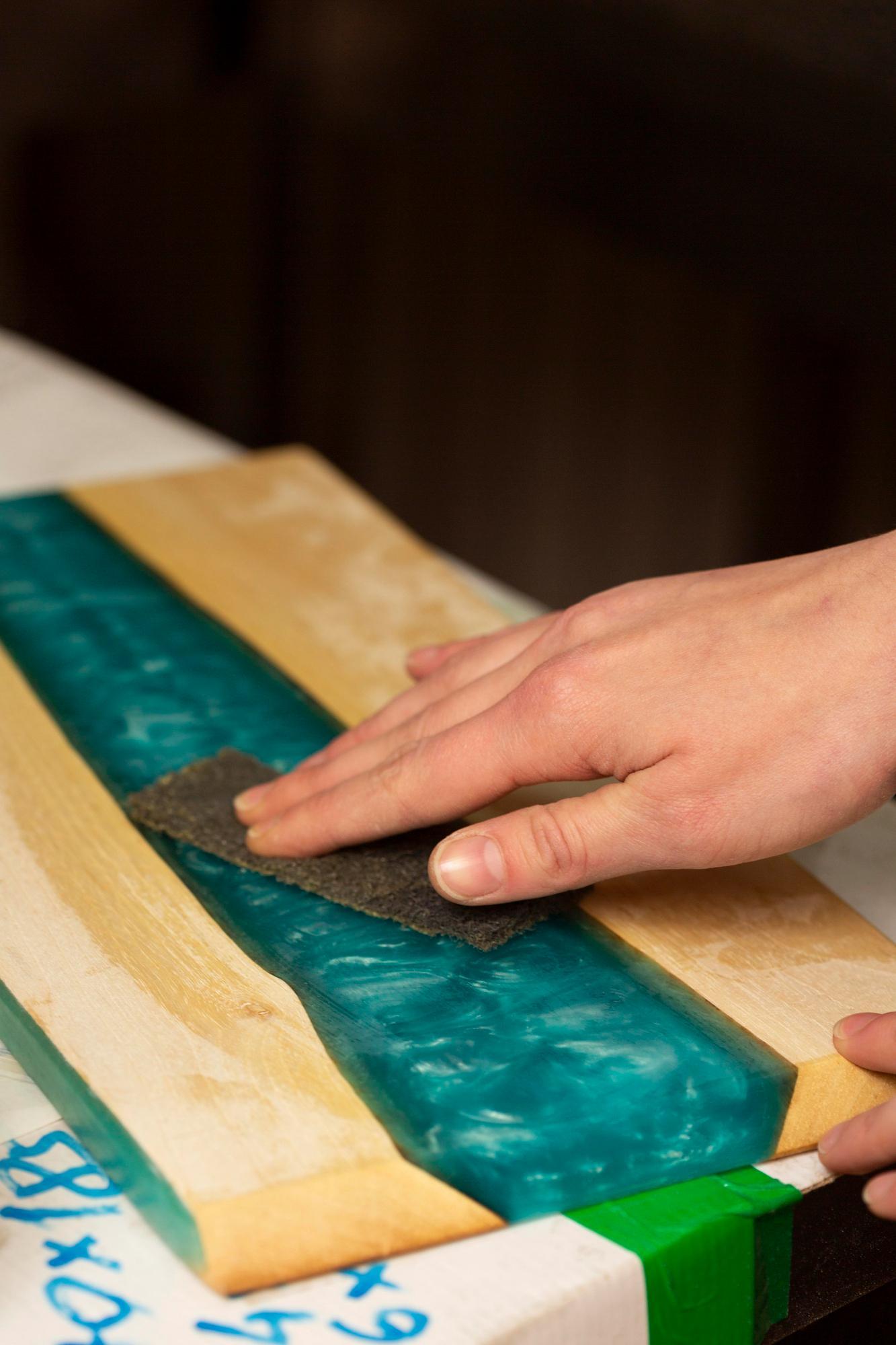 Come ottenere superfici lisce con le resine: guida pratica per un ...